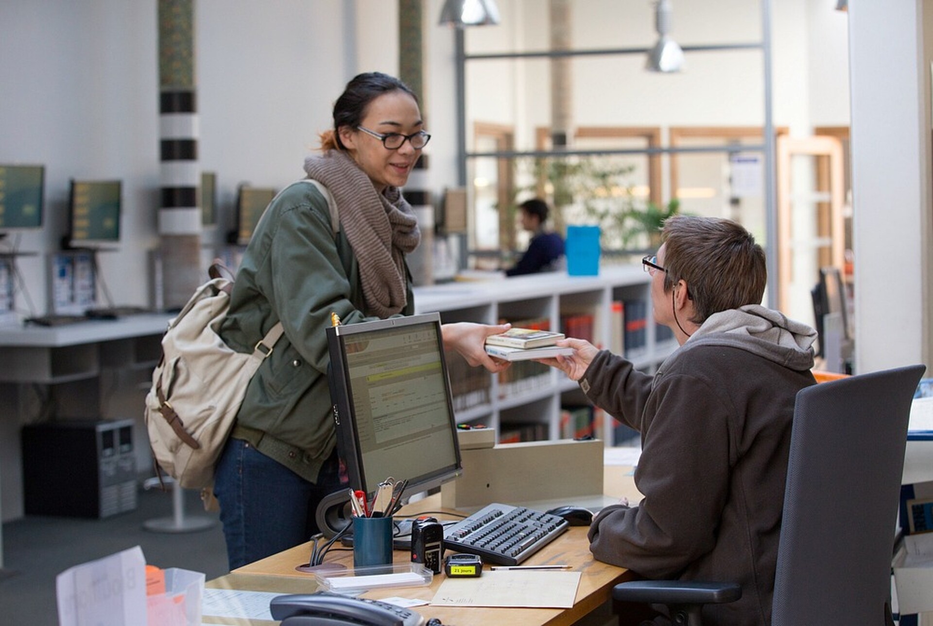 Série : focus sur les métiers et les missions liés à la qualité | Savoirs - Le quotidien de l ...